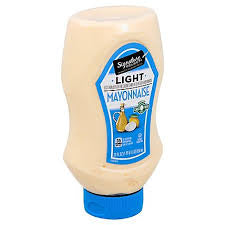 Signature SELECT Mayonnaise Light Squeeze Bottle 650mL DLC: 31 JUIL24 ...